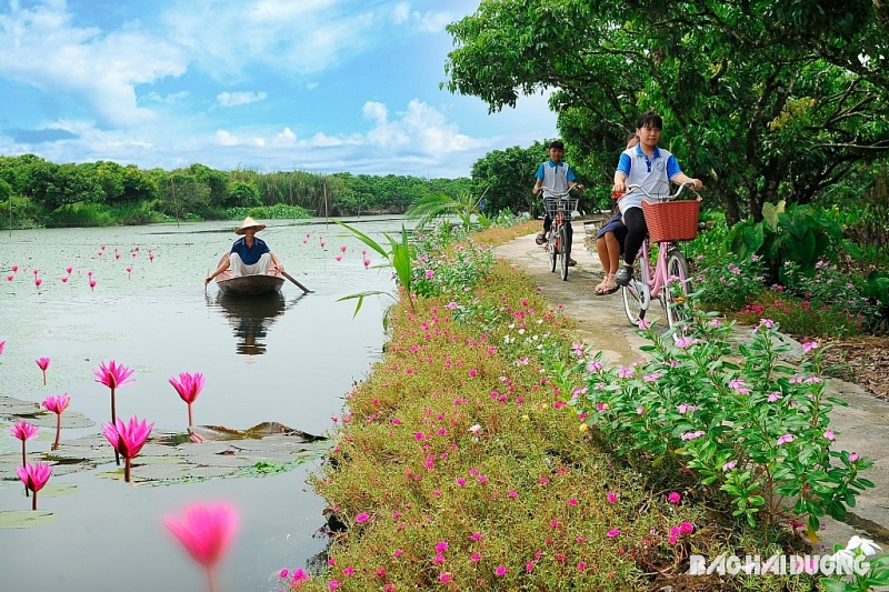 ពណ៌សរទរដូវនៅតំបន់អេកូទេសចរណ៍ Dong Man